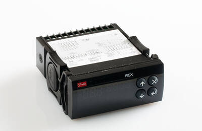 2952-programmable-electronic-hvac-r-controller-danfoss-332-29-O.jpg